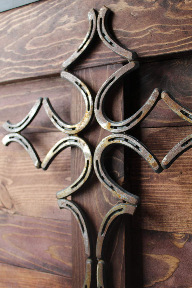 Elegant Pony Shoe Cross – horseshoenames